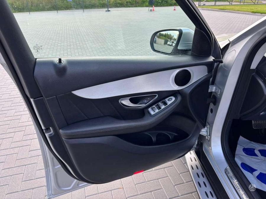 Pelēks Mercedes-Benz GLC 250 2016 Telšiai, ar dzinēja tilpumu 2.14 L un nobraukumu 206 tūkst. km par 17500 €, foto 14 vietnē AUTOMOTO.COM.LV
