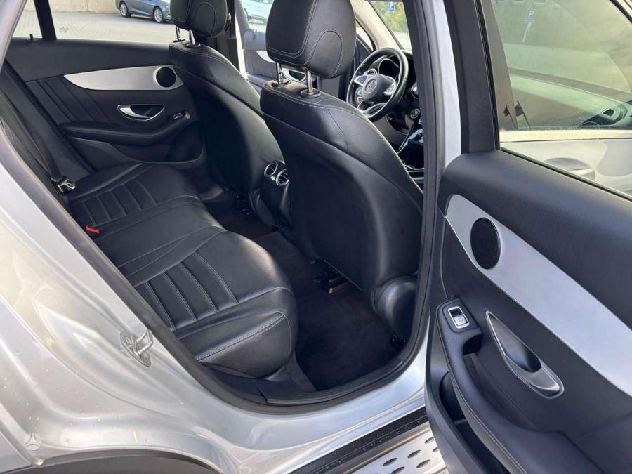 Pelēks Mercedes-Benz GLC 250 2016 Telšiai, ar dzinēja tilpumu 2.14 L un nobraukumu 206 tūkst. km par 17500 €, foto 19 vietnē AUTOMOTO.COM.LV