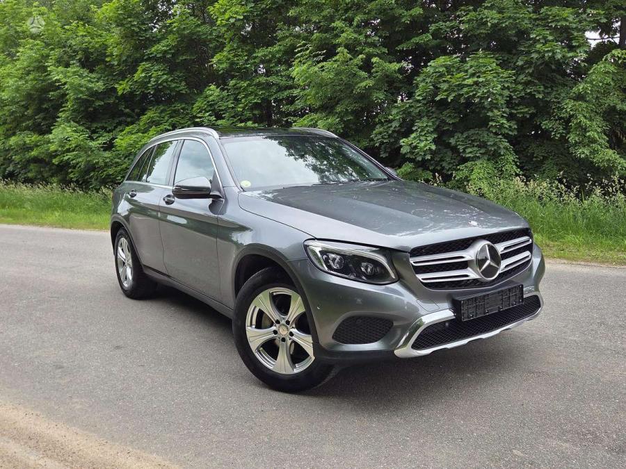 Pelēks Mercedes-Benz GLC 250 2016 Kauņa, ar dzinēja tilpumu 2.14 L un nobraukumu 210 tūkst. km par 16989 €, foto 4 vietnē AUTOMOTO.COM.LV