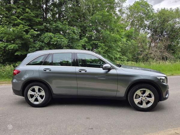 Grey Mercedes-Benz GLC 250 2016 in Kaunas, with an engine capacity of 2.14 L and mileage of 210 thousand km for 16989 €, photo 5 on AUTOMOTO.COM.LV