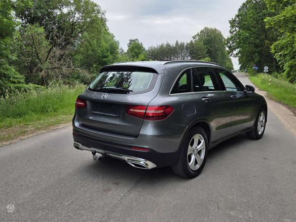 Grey Mercedes-Benz GLC 250 2016 in Kaunas, with an engine capacity of 2.14 L and mileage of 210 thousand km for 16989 €, photo 6 on AUTOMOTO.COM.LV