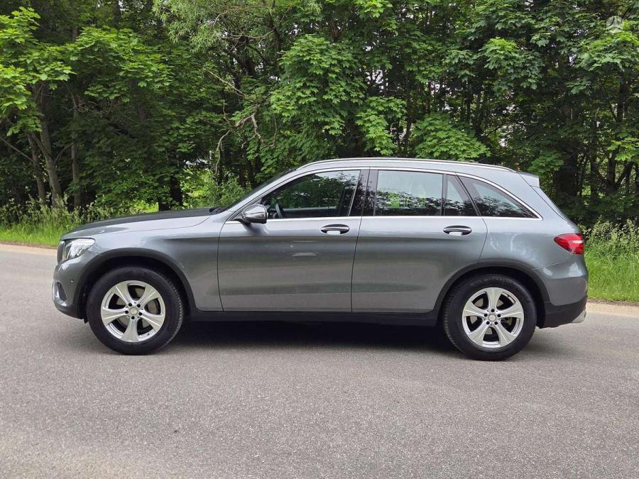 Pelēks Mercedes-Benz GLC 250 2016 Kauņa, ar dzinēja tilpumu 2.14 L un nobraukumu 210 tūkst. km par 16989 €, foto 9 vietnē AUTOMOTO.COM.LV