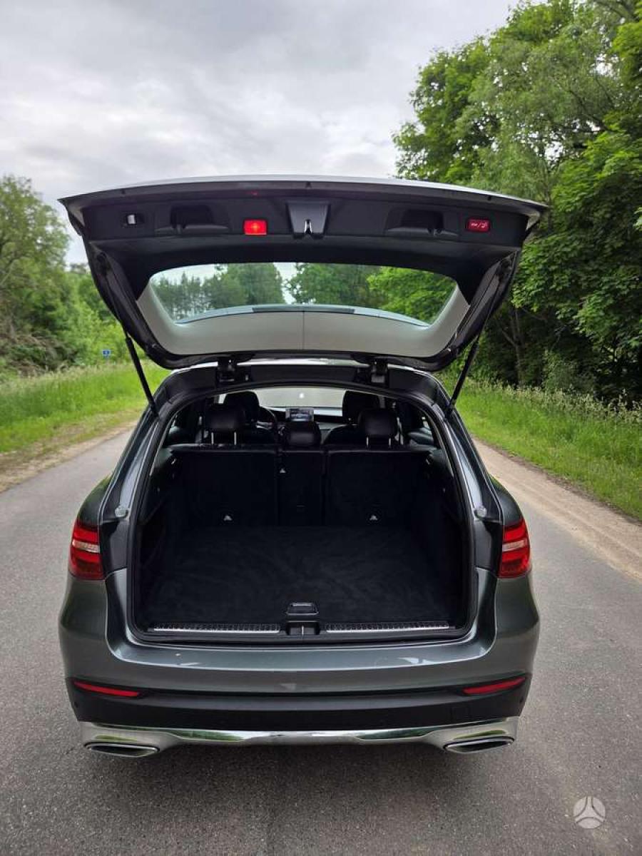 Pelēks Mercedes-Benz GLC 250 2016 Kauņa, ar dzinēja tilpumu 2.14 L un nobraukumu 210 tūkst. km par 16989 €, foto 24 vietnē AUTOMOTO.COM.LV