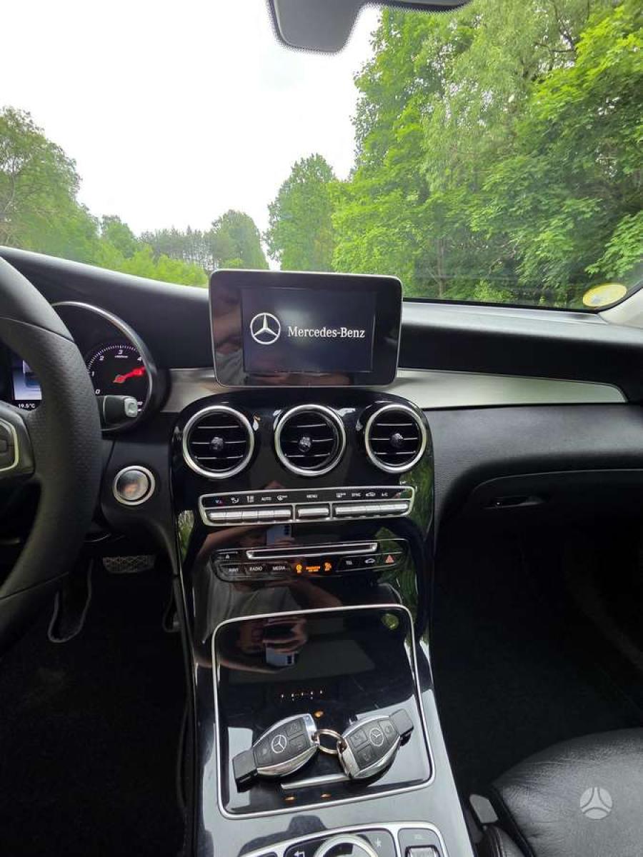 Pelēks Mercedes-Benz GLC 250 2016 Kauņa, ar dzinēja tilpumu 2.14 L un nobraukumu 210 tūkst. km par 16989 €, foto 25 vietnē AUTOMOTO.COM.LV