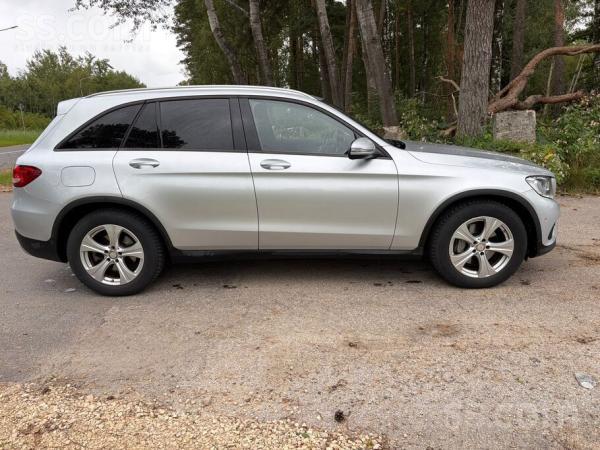 Pelēks Mercedes-Benz GLC 250 2016 Rīga, ar dzinēja tilpumu 2.20 L un nobraukumu 307 tūkst. km par 15900 €, foto 5 vietnē AUTOMOTO.COM.LV