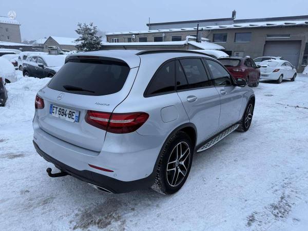 Grey Mercedes-Benz GLC 250 2017 in Telschi, with an engine capacity of 2.14 L and mileage of 232 thousand km for 19900 €, photo 3 on AUTOMOTO.COM.LV