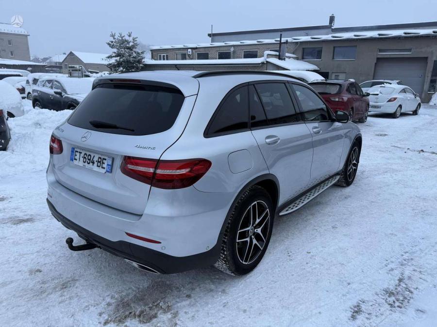 Grey Mercedes-Benz GLC 250 2017 in Telschi, with an engine capacity of 2.14 L and mileage of 232 thousand km for 19900 €, photo 3 on AUTOMOTO.COM.LV