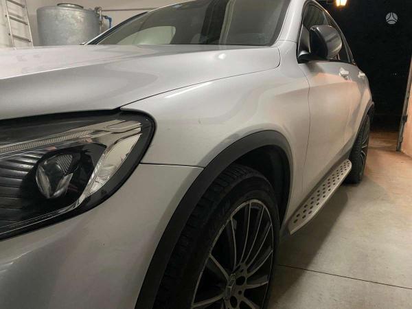Grey Mercedes-Benz GLC 250 2017 in Siauliai, with an engine capacity of 2.14 L and mileage of 220 thousand km for 22800 €, photo 2 on AUTOMOTO.COM.LV