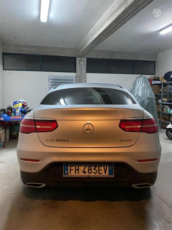 Grey Mercedes-Benz GLC 250 2017 in Siauliai, with an engine capacity of 2.14 L and mileage of 220 thousand km for 22800 €, photo 7 on AUTOMOTO.COM.LV