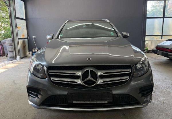 Pelēks Mercedes-Benz GLC 250 2017 Vilkaviškis, ar dzinēja tilpumu 2.14 L un nobraukumu 220 tūkst. km par 14800 €, foto 8 vietnē AUTOMOTO.COM.LV