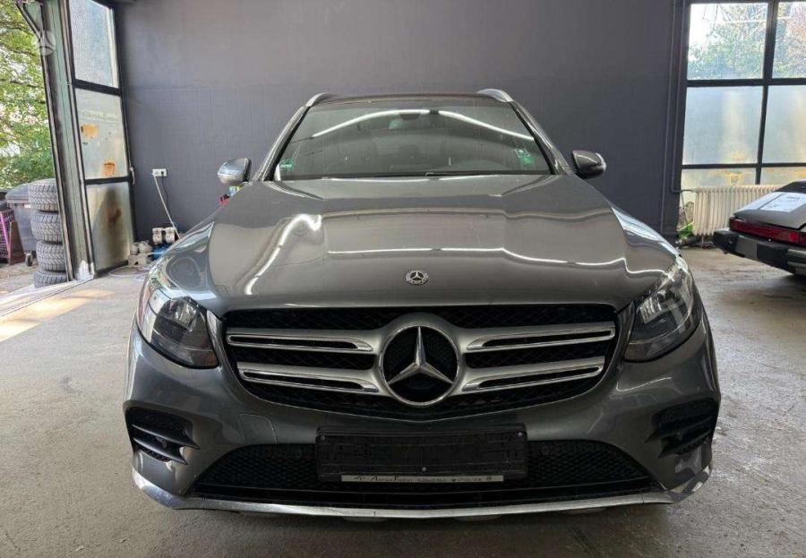 Pelēks Mercedes-Benz GLC 250 2017 Vilkaviškis, ar dzinēja tilpumu 2.14 L un nobraukumu 220 tūkst. km par 14800 €, foto 9 vietnē AUTOMOTO.COM.LV