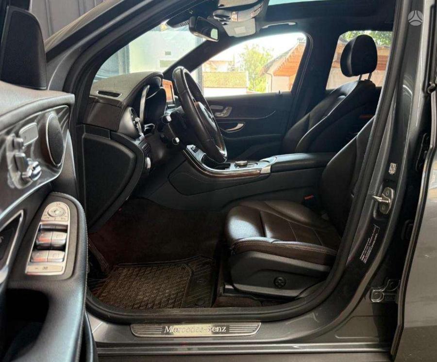 Pelēks Mercedes-Benz GLC 250 2017 Vilkaviškis, ar dzinēja tilpumu 2.14 L un nobraukumu 220 tūkst. km par 14800 €, foto 10 vietnē AUTOMOTO.COM.LV