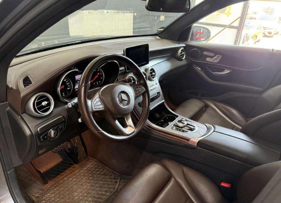 Pelēks Mercedes-Benz GLC 250 2017 Vilkaviškis, ar dzinēja tilpumu 2.14 L un nobraukumu 220 tūkst. km par 14800 €, foto 11 vietnē AUTOMOTO.COM.LV