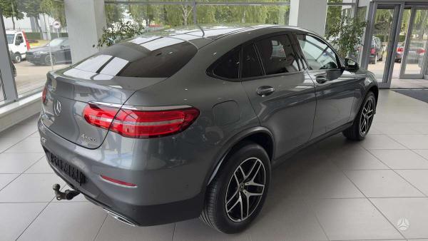 Pelēks Mercedes-Benz GLC 250 2017 Marijampole, ar dzinēja tilpumu 2.14 L un nobraukumu 211 tūkst. km par 25999 €, foto 6 vietnē AUTOMOTO.COM.LV