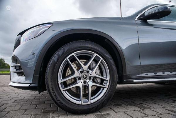 Grey Mercedes-Benz GLC 250 2017 in Marijampole, with an engine capacity of 2.14 L and mileage of 144 thousand km for 27450 €, photo 4 on AUTOMOTO.COM.LV