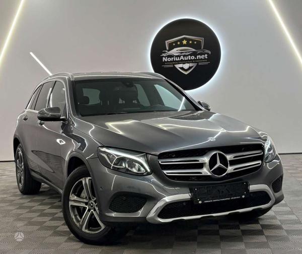 Grey Mercedes-Benz GLC 250 2017 in Marijampole, with an engine capacity of 2.14 L and mileage of 247 thousand km for 13999 €, photo 1 on AUTOMOTO.COM.LV