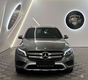Grey Mercedes-Benz GLC 250 2017 in Marijampole, with an engine capacity of 2.14 L and mileage of 247 thousand km for 13999 €, photo 6 on AUTOMOTO.COM.LV
