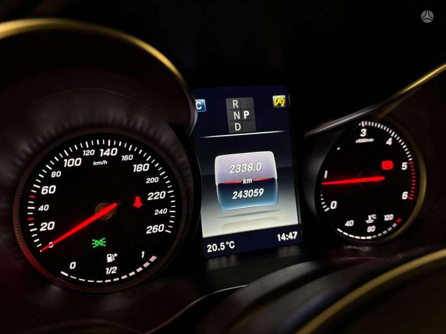 Grey Mercedes-Benz GLC 250 2017 in Marijampole, with an engine capacity of 2.14 L and mileage of 247 thousand km for 13999 €, photo 10 on AUTOMOTO.COM.LV