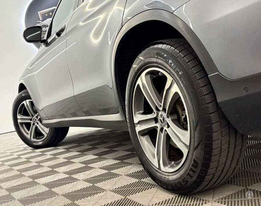 Grey Mercedes-Benz GLC 250 2017 in Marijampole, with an engine capacity of 2.14 L and mileage of 247 thousand km for 13999 €, photo 24 on AUTOMOTO.COM.LV