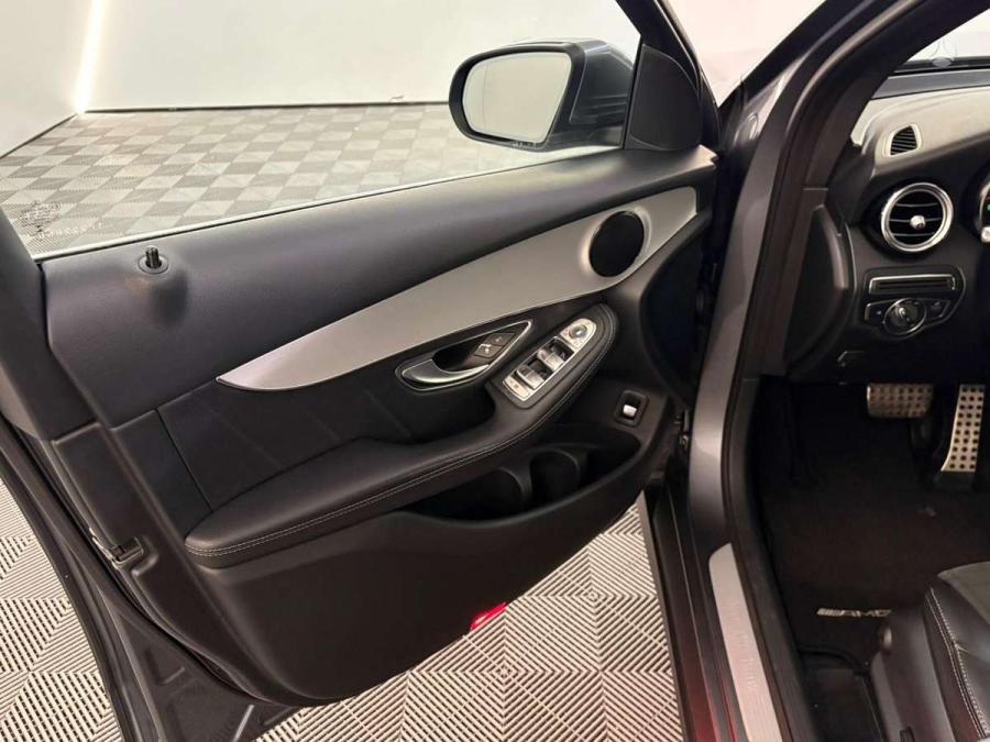Grey Mercedes-Benz GLC 250 2017 in Marijampole, with an engine capacity of 2.14 L and mileage of 247 thousand km for 13999 €, photo 26 on AUTOMOTO.COM.LV