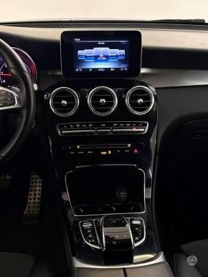 Grey Mercedes-Benz GLC 250 2017 in Marijampole, with an engine capacity of 2.14 L and mileage of 247 thousand km for 13999 €, photo 31 on AUTOMOTO.COM.LV
