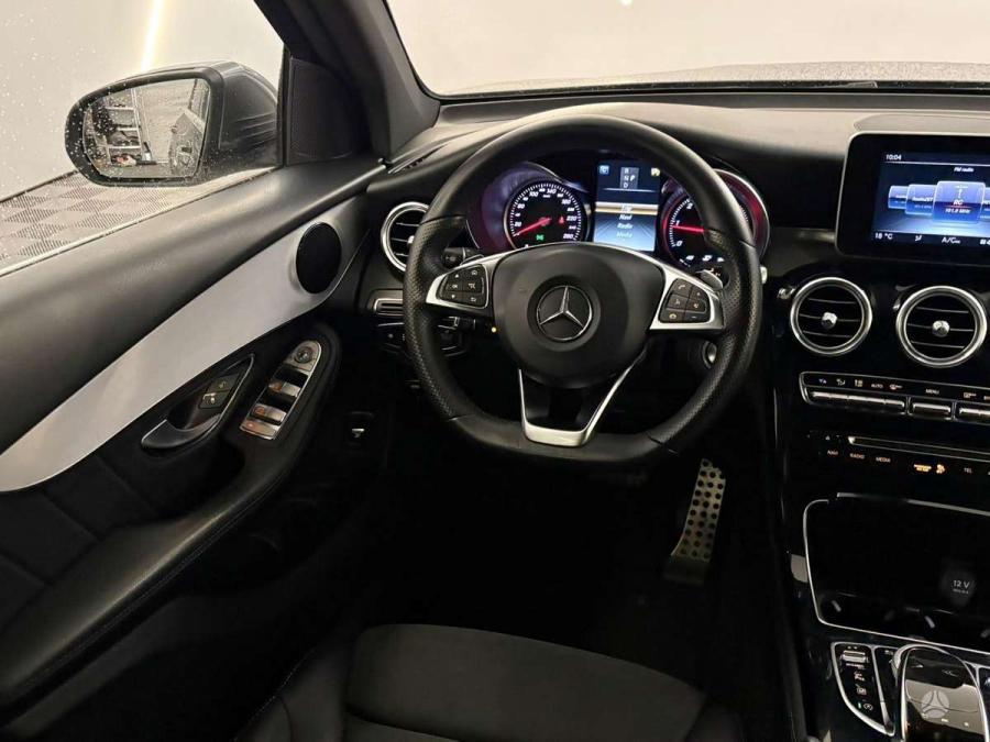 Grey Mercedes-Benz GLC 250 2017 in Marijampole, with an engine capacity of 2.14 L and mileage of 247 thousand km for 13999 €, photo 33 on AUTOMOTO.COM.LV