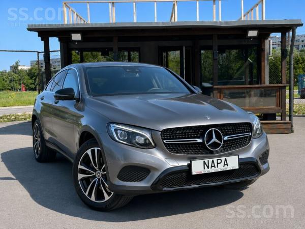Grey Mercedes-Benz GLC 250 2018 in Riga, with an engine capacity of 2.20 L and mileage of 234 thousand km for 26900 €, photo 3 on AUTOMOTO.COM.LV