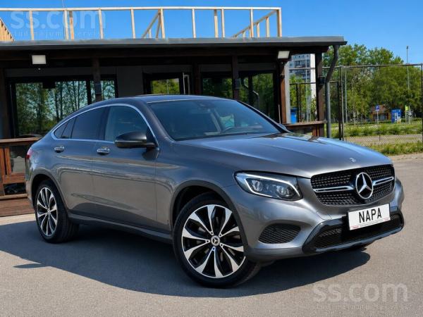 Grey Mercedes-Benz GLC 250 2018 in Riga, with an engine capacity of 2.20 L and mileage of 234 thousand km for 26900 €, photo 4 on AUTOMOTO.COM.LV