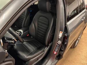 Pelēks Mercedes-Benz GLC 250 2018 Jūrmala, ar dzinēja tilpumu 2.20 L un nobraukumu 211 tūkst. km par 24750 €, foto 23 vietnē AUTOMOTO.COM.LV