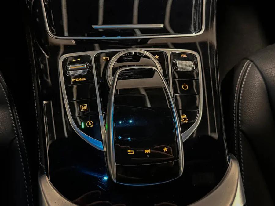 Pelēks Mercedes-Benz GLC 250 2018 Jūrmala, ar dzinēja tilpumu 2.20 L un nobraukumu 211 tūkst. km par 24750 €, foto 37 vietnē AUTOMOTO.COM.LV
