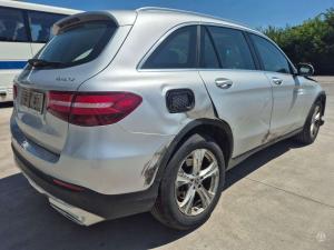 Grey Mercedes-Benz GLC 250 2018 in Vilnius, with an engine capacity of 2.14 L and mileage of 240 thousand km for 11950 €, photo 6 on AUTOMOTO.COM.LV