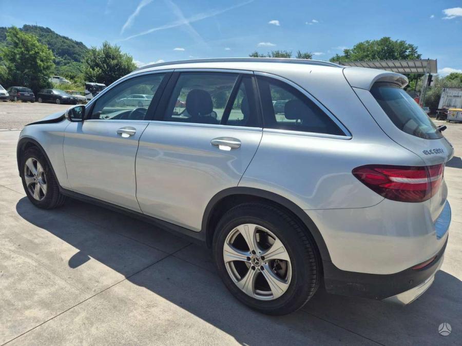 Grey Mercedes-Benz GLC 250 2018 in Vilnius, with an engine capacity of 2.14 L and mileage of 240 thousand km for 11950 €, photo 10 on AUTOMOTO.COM.LV