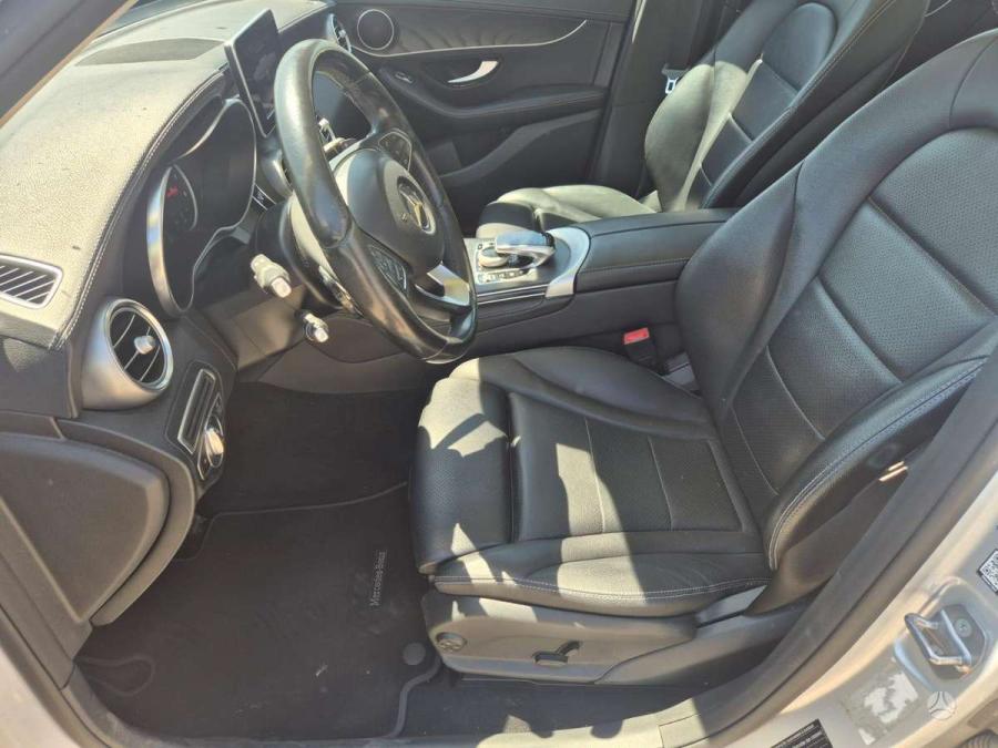 Grey Mercedes-Benz GLC 250 2018 in Vilnius, with an engine capacity of 2.14 L and mileage of 240 thousand km for 11950 €, photo 13 on AUTOMOTO.COM.LV