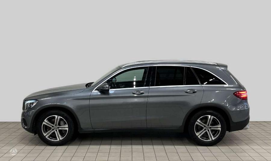 Grey Mercedes-Benz GLC 250 2019 in Kaunas, with an engine capacity of 1.99 L and mileage of 187 thousand km for 22900 €, photo 2 on AUTOMOTO.COM.LV