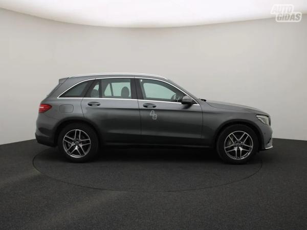 Grey Mercedes-Benz GLC 250 2019 in Vilnius, with an engine capacity of 2.10 L and mileage of 166 thousand km for 26699 €, photo 9 on AUTOMOTO.COM.LV