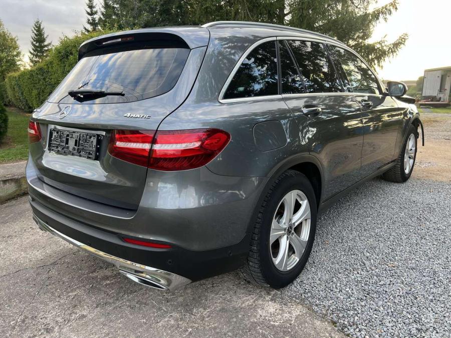 Grey Mercedes-Benz GLC 250 2019 in Kaunas, with an engine capacity of 2.14 L and mileage of 175 thousand km for 11350 €, photo 1 on AUTOMOTO.COM.LV