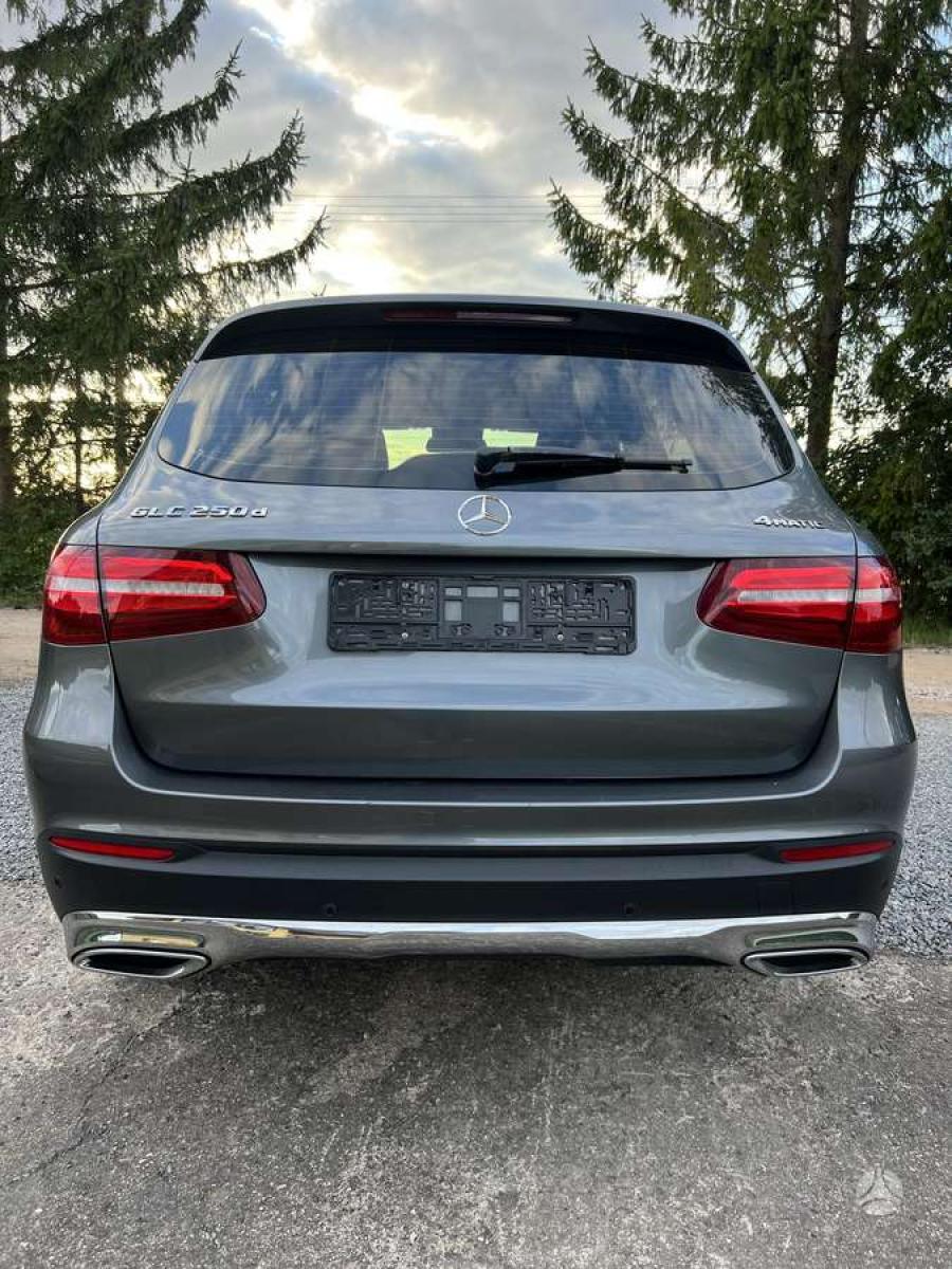 Grey Mercedes-Benz GLC 250 2019 in Kaunas, with an engine capacity of 2.14 L and mileage of 175 thousand km for 11350 €, photo 3 on AUTOMOTO.COM.LV