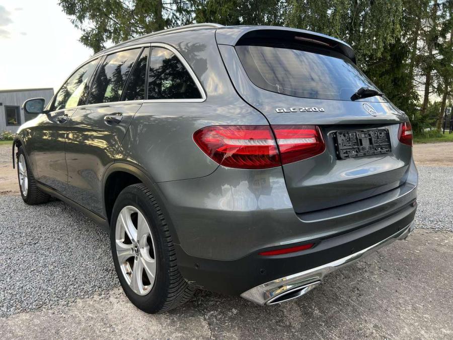Grey Mercedes-Benz GLC 250 2019 in Kaunas, with an engine capacity of 2.14 L and mileage of 175 thousand km for 11350 €, photo 4 on AUTOMOTO.COM.LV