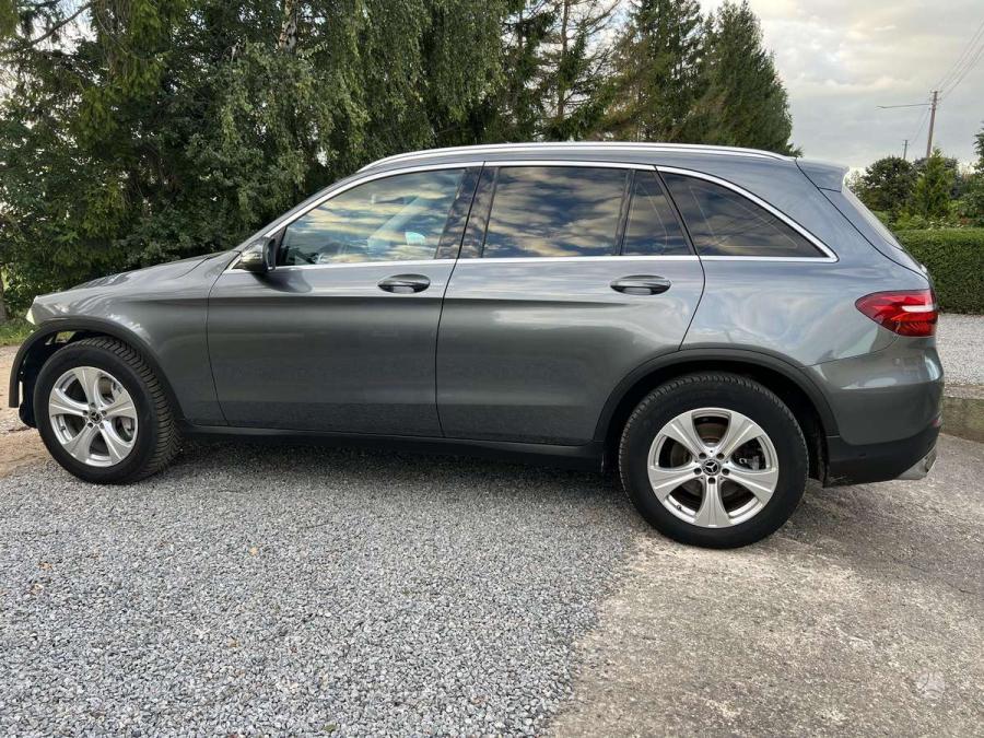 Grey Mercedes-Benz GLC 250 2019 in Kaunas, with an engine capacity of 2.14 L and mileage of 175 thousand km for 11350 €, photo 6 on AUTOMOTO.COM.LV