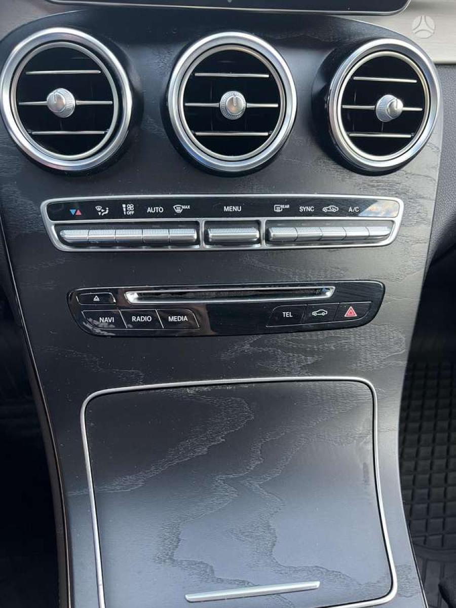 Grey Mercedes-Benz GLC 250 2019 in Kaunas, with an engine capacity of 2.14 L and mileage of 175 thousand km for 11350 €, photo 25 on AUTOMOTO.COM.LV
