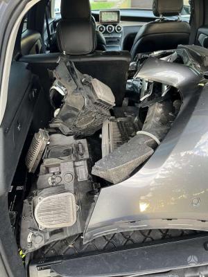Grey Mercedes-Benz GLC 250 2019 in Kaunas, with an engine capacity of 2.14 L and mileage of 175 thousand km for 11350 €, photo 35 on AUTOMOTO.COM.LV