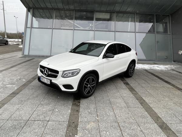 White Mercedes-Benz GLC 250 2019 in Jonava, with an engine capacity of 2.20 L and mileage of 101 thousand km for 29999 €, photo 7 on AUTOMOTO.COM.LV