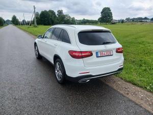 White Mercedes-Benz GLC 250 2015 in Kaunas, with an engine capacity of 2.14 L and mileage of 188 thousand km for 16800 €, photo 4 on AUTOMOTO.COM.LV