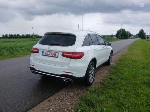 White Mercedes-Benz GLC 250 2015 in Kaunas, with an engine capacity of 2.14 L and mileage of 188 thousand km for 16800 €, photo 5 on AUTOMOTO.COM.LV