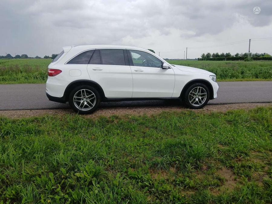 White Mercedes-Benz GLC 250 2015 in Kaunas, with an engine capacity of 2.14 L and mileage of 188 thousand km for 16800 €, photo 6 on AUTOMOTO.COM.LV