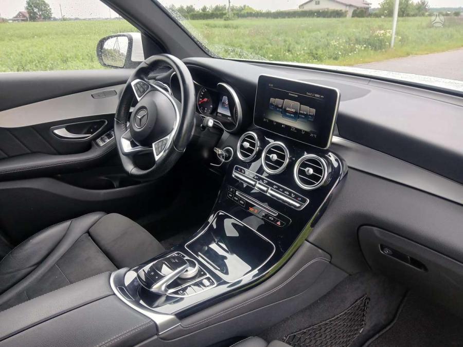 White Mercedes-Benz GLC 250 2015 in Kaunas, with an engine capacity of 2.14 L and mileage of 188 thousand km for 16800 €, photo 12 on AUTOMOTO.COM.LV