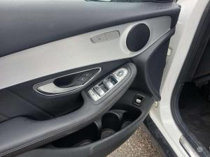 White Mercedes-Benz GLC 250 2015 in Kaunas, with an engine capacity of 2.14 L and mileage of 188 thousand km for 16800 €, photo 13 on AUTOMOTO.COM.LV