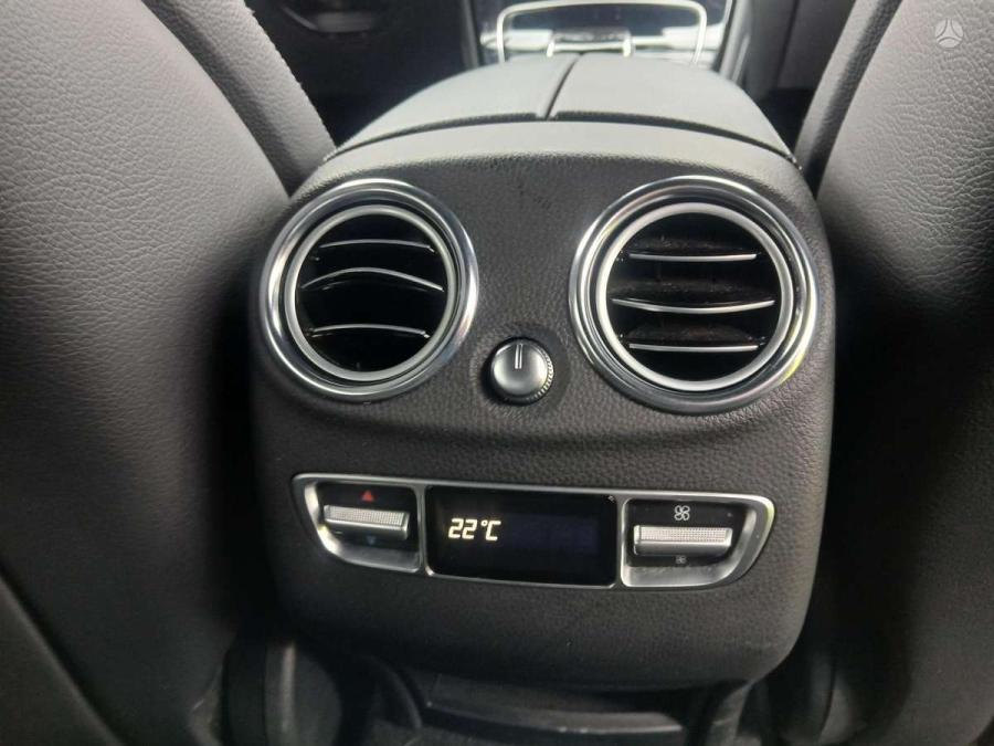 White Mercedes-Benz GLC 250 2015 in Kaunas, with an engine capacity of 2.14 L and mileage of 188 thousand km for 16800 €, photo 23 on AUTOMOTO.COM.LV