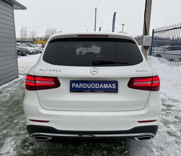 White Mercedes-Benz GLC 250 2016 in Panevezys, with an engine capacity of 2.14 L and mileage of 229 thousand km for 18200 €, photo 7 on AUTOMOTO.COM.LV