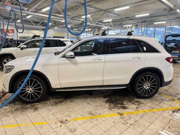 Balts Mercedes-Benz GLC 250 2016 Viļņa, ar dzinēja tilpumu 1.99 L un nobraukumu 200 tūkst. km par 19990 €, foto 5 vietnē AUTOMOTO.COM.LV